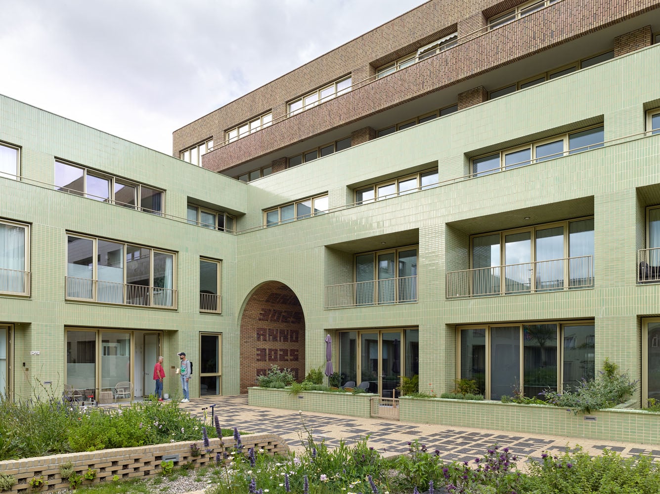 In Amsterdam, a Socially Conscious Housing Development Takes Formal ...