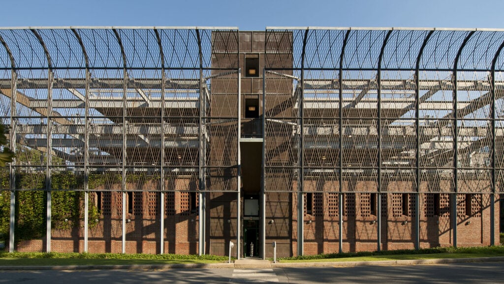 Harvard GSD Exhibition Explores the "Unprecedented Realism" of Machado ...