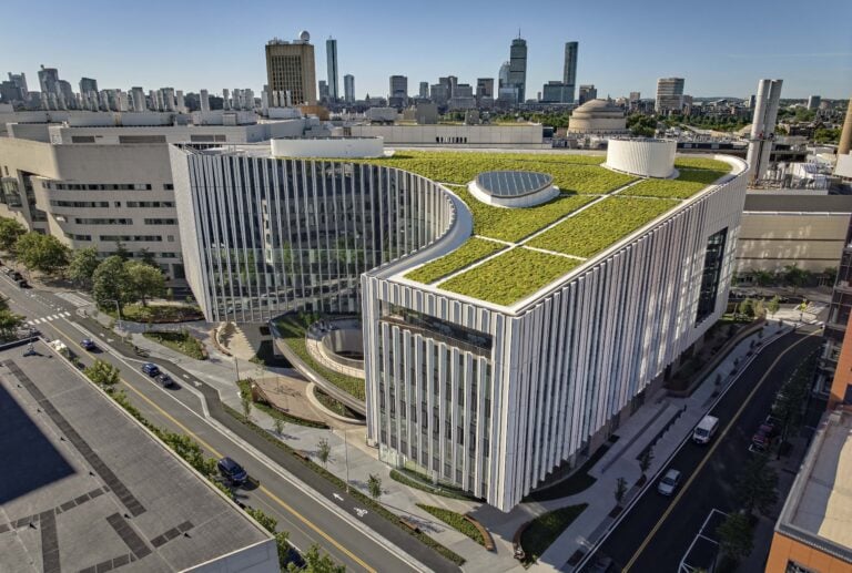 Payette’s Ragon Building Redefines Biomedical Research Spaces - Metropolis